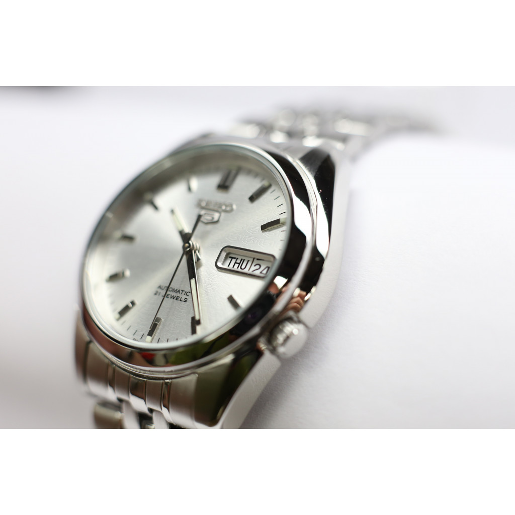 Seiko Men's Seiko 5 Automatic Silver Dial (SNK355K)